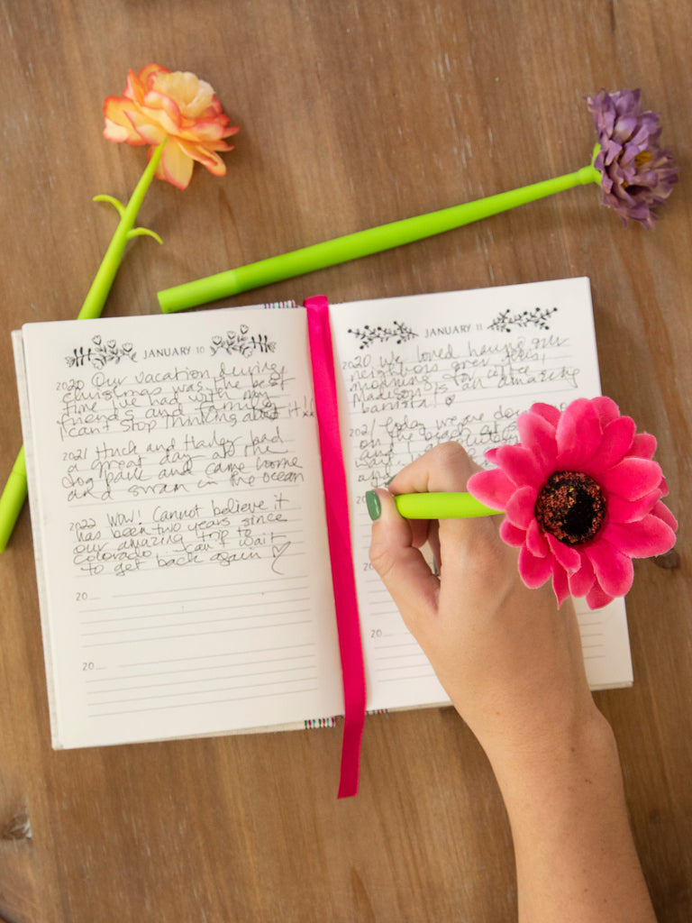 Happy Gel Ink Pens, Set of 3 - Gerber Daisies – Natural Life